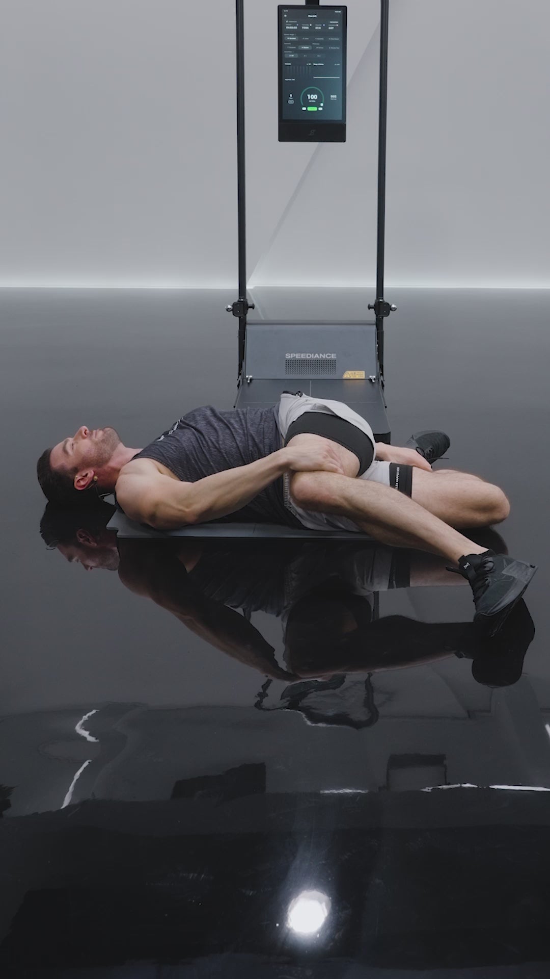 Estiramiento “Brettzel” (torsión de cadera y columna) – Speediance Mexico