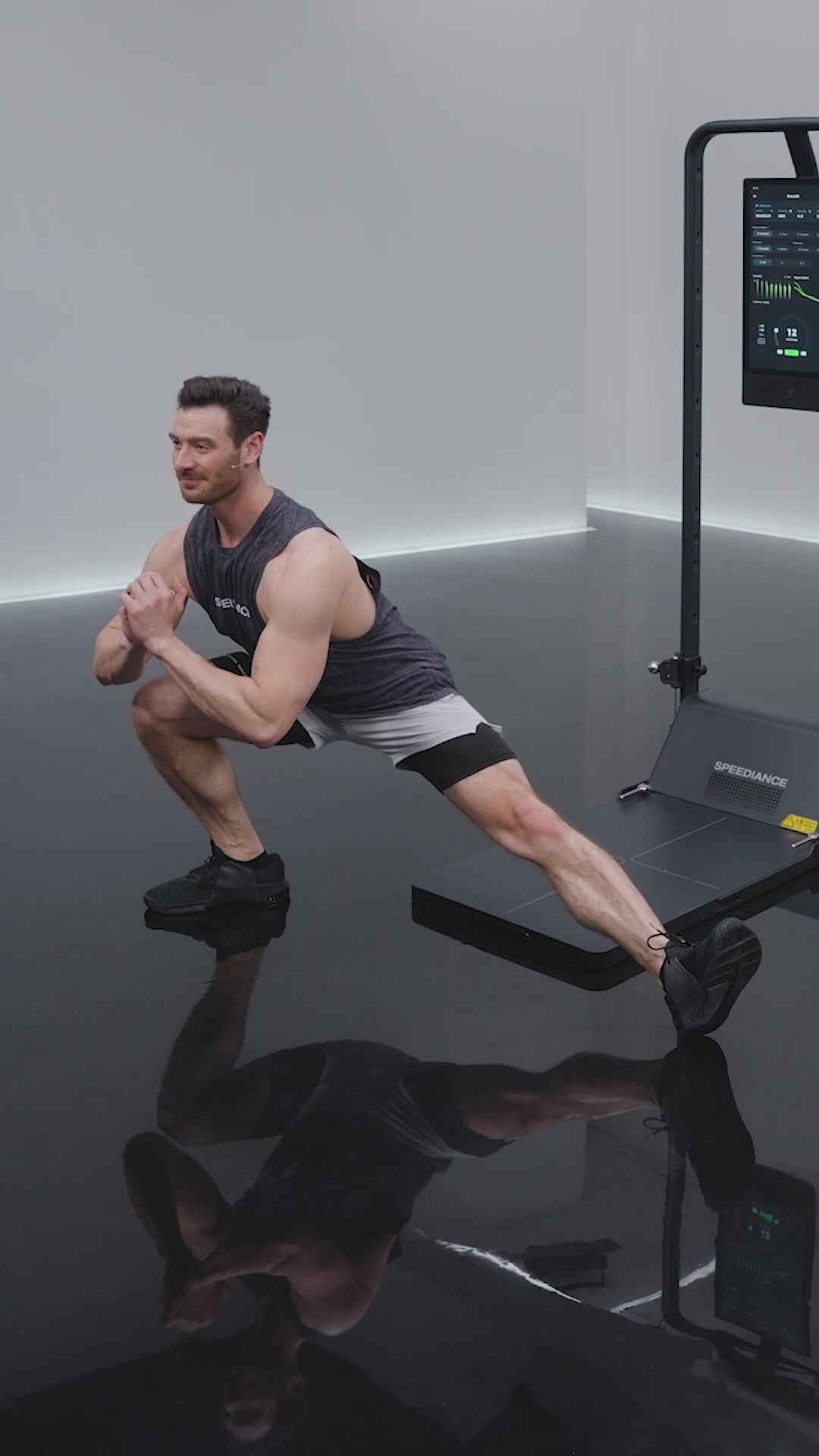 Estiramiento de la parte interna del muslo y parte posterior del muslo ...